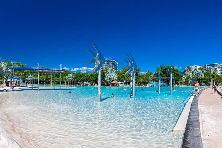 Cairns climate – weather by month, average temperatures and rainfall